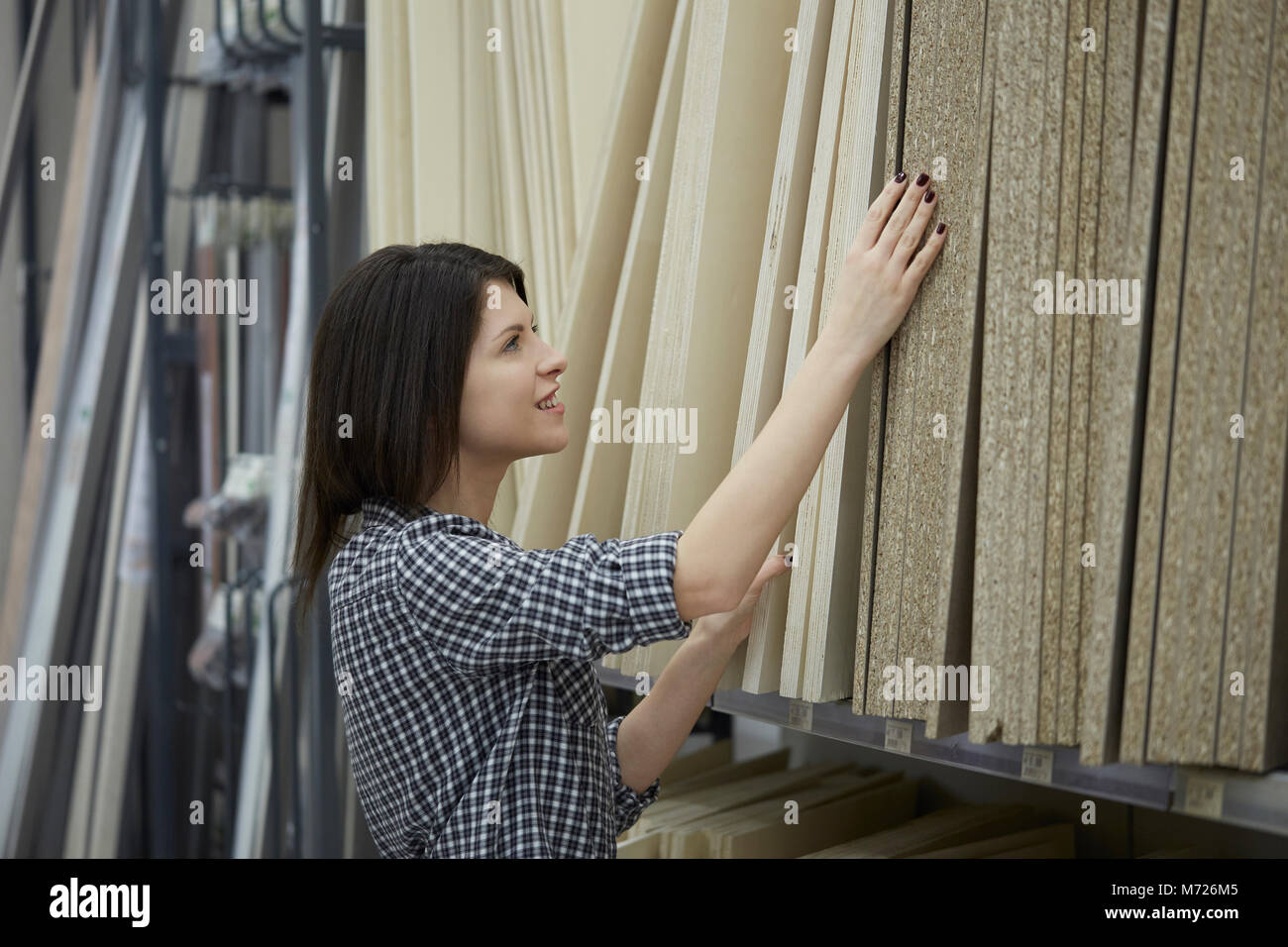 Hardware store wood girl hi-res stock photography and images - Alamy