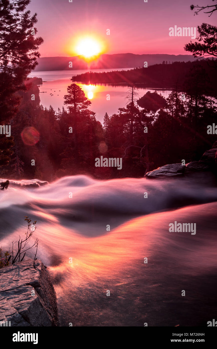 Water bay waterfall hi-res stock photography and images - Alamy