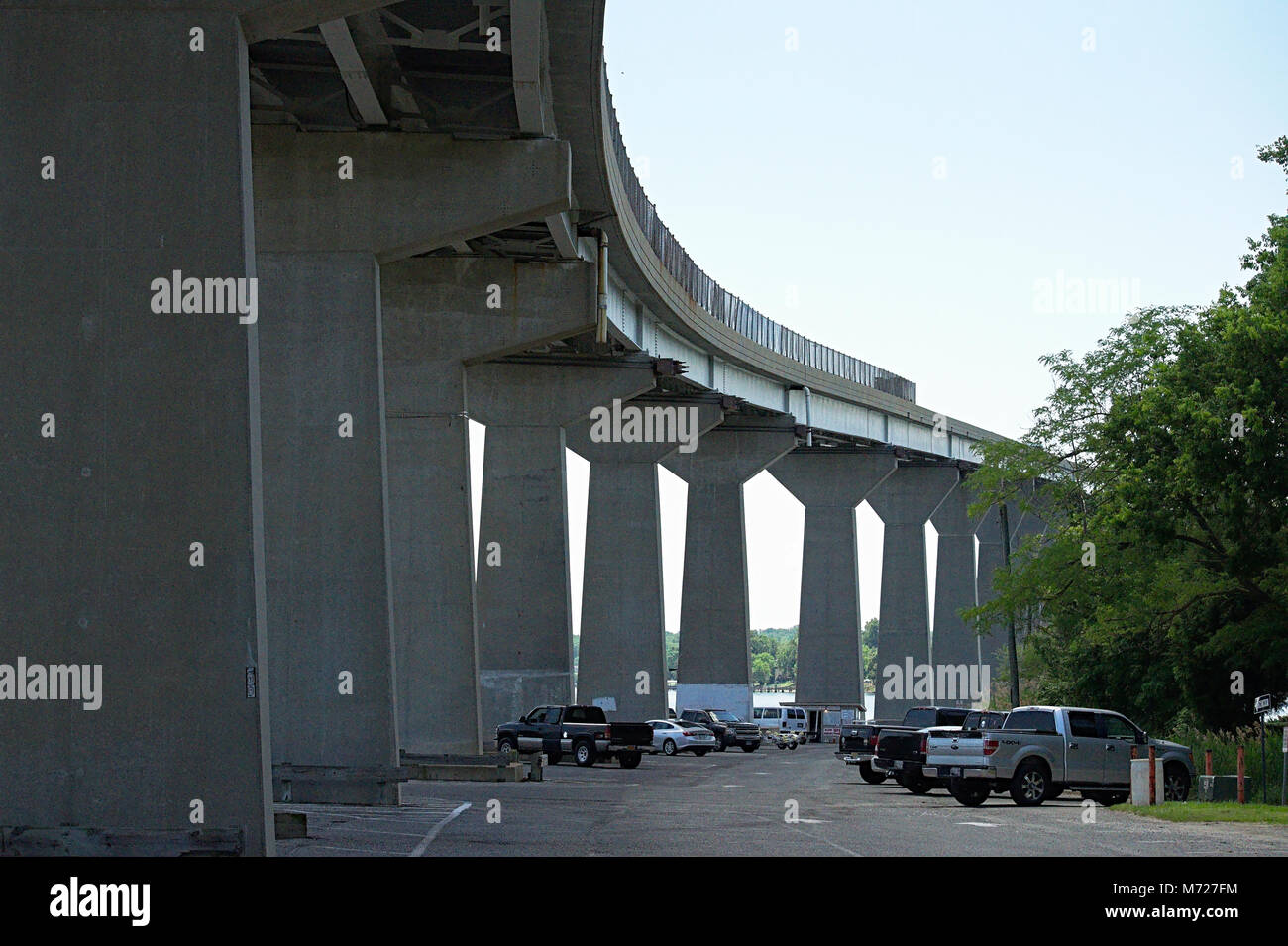 Closeup of Bridge and columns Stock Photo - Alamy