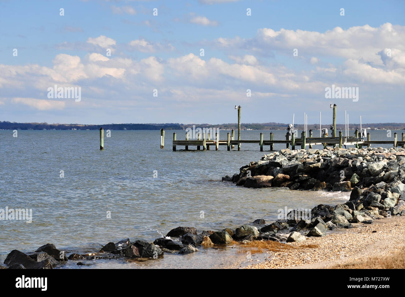 Man made shoreline hi-res stock photography and images - Alamy