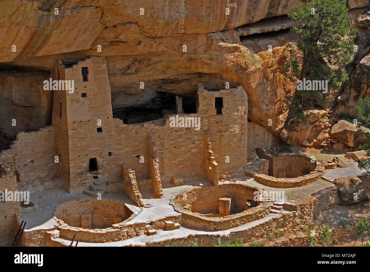 Native american dwellings hi-res stock photography and images - Alamy