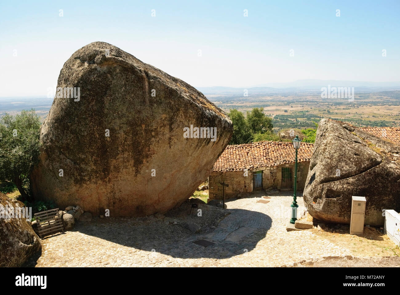 Old village made in giant stones, Monsanto, Portugal Stock Photo - Alamy