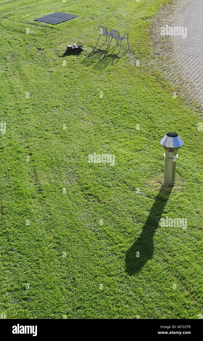 Sun casting long shadows hi-res stock photography and images - Alamy