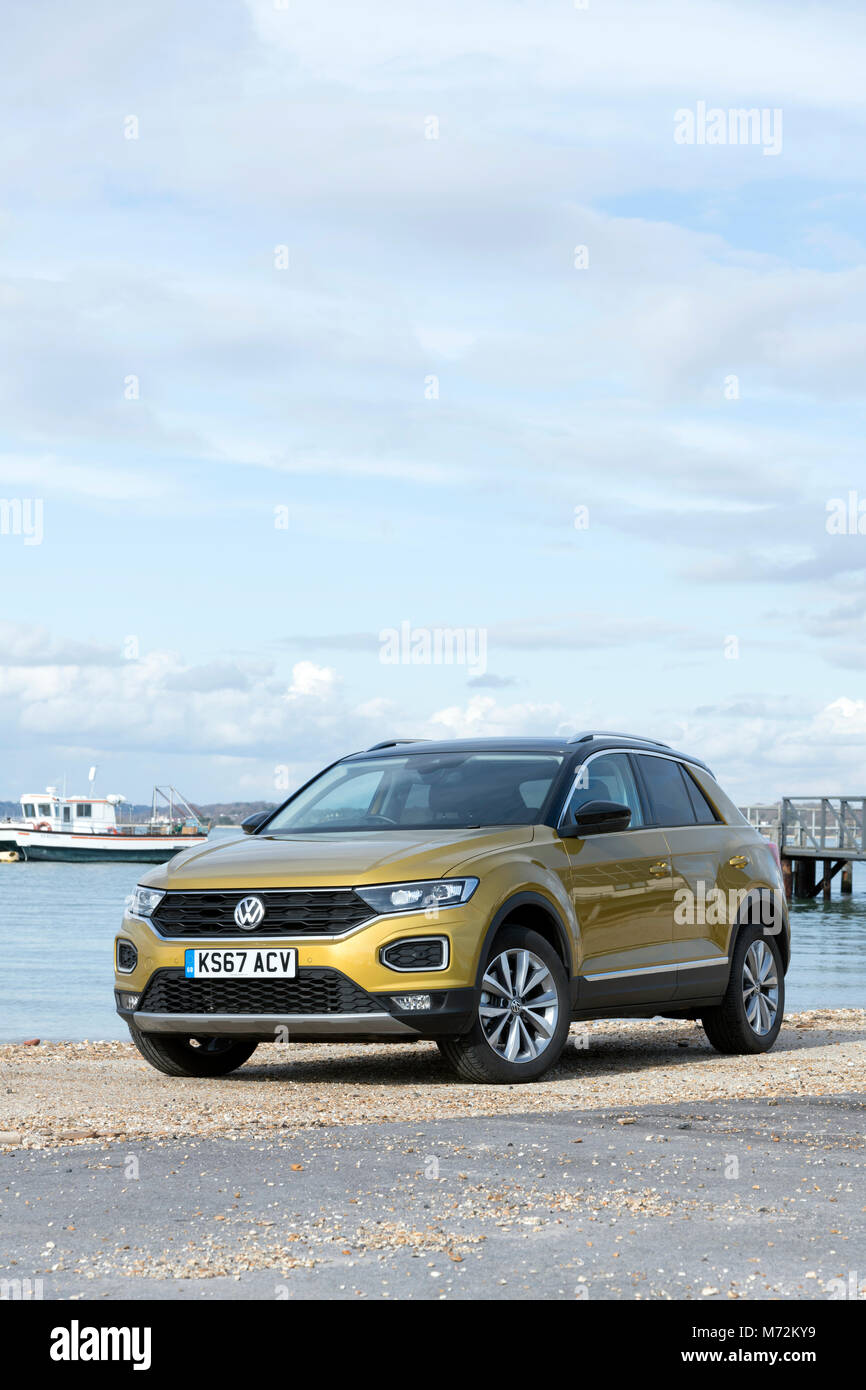 Yellow vw volkswagen hi-res stock photography and images - Alamy