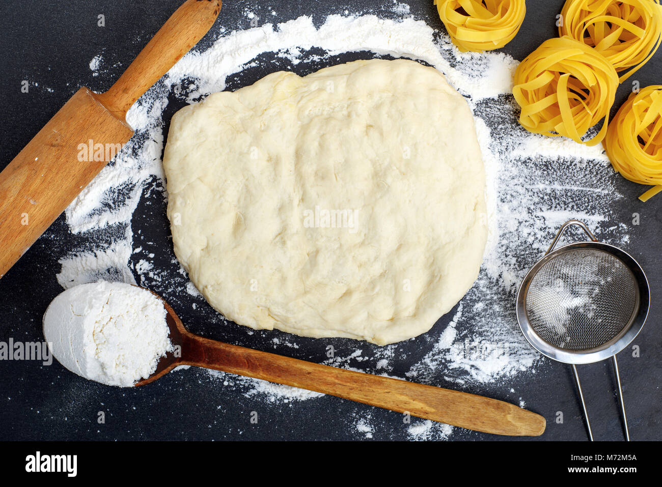 Wheat flour pasta hi-res stock photography and images - Alamy