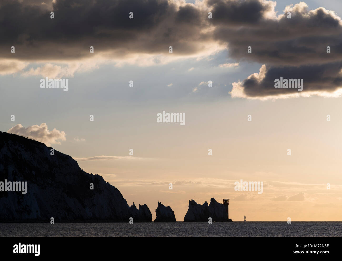 The needles isle of wight sunset hi-res stock photography and images ...