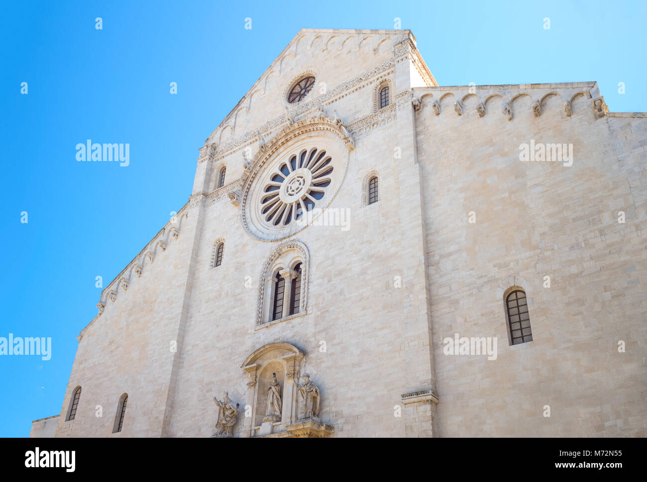 Bari cathedral hi-res stock photography and images - Alamy