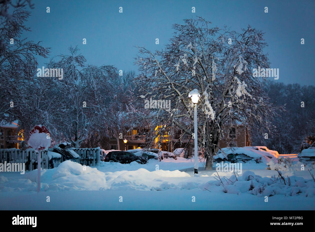 After night heavy snow hi-res stock photography and images - Alamy