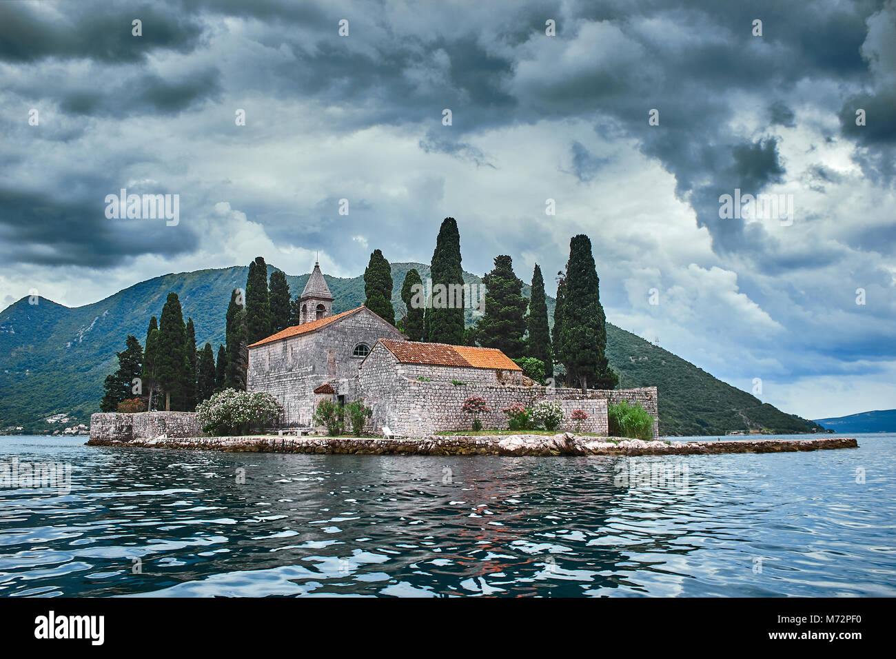 Castle on island kotor hi-res stock photography and images - Alamy