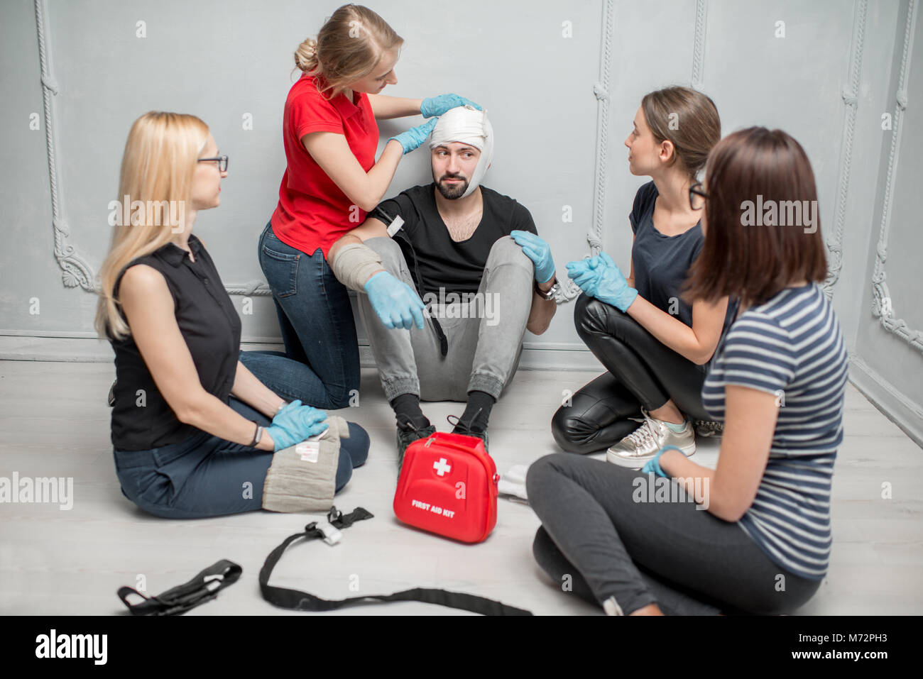 First aid training Stock Photo - Alamy