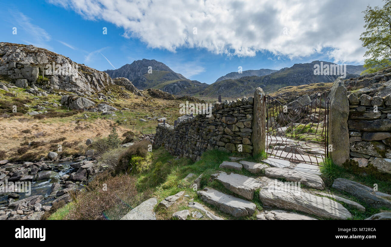 Entrance Gate to the Glyderau Mountains; Snowdonia Stock Photo - Alamy