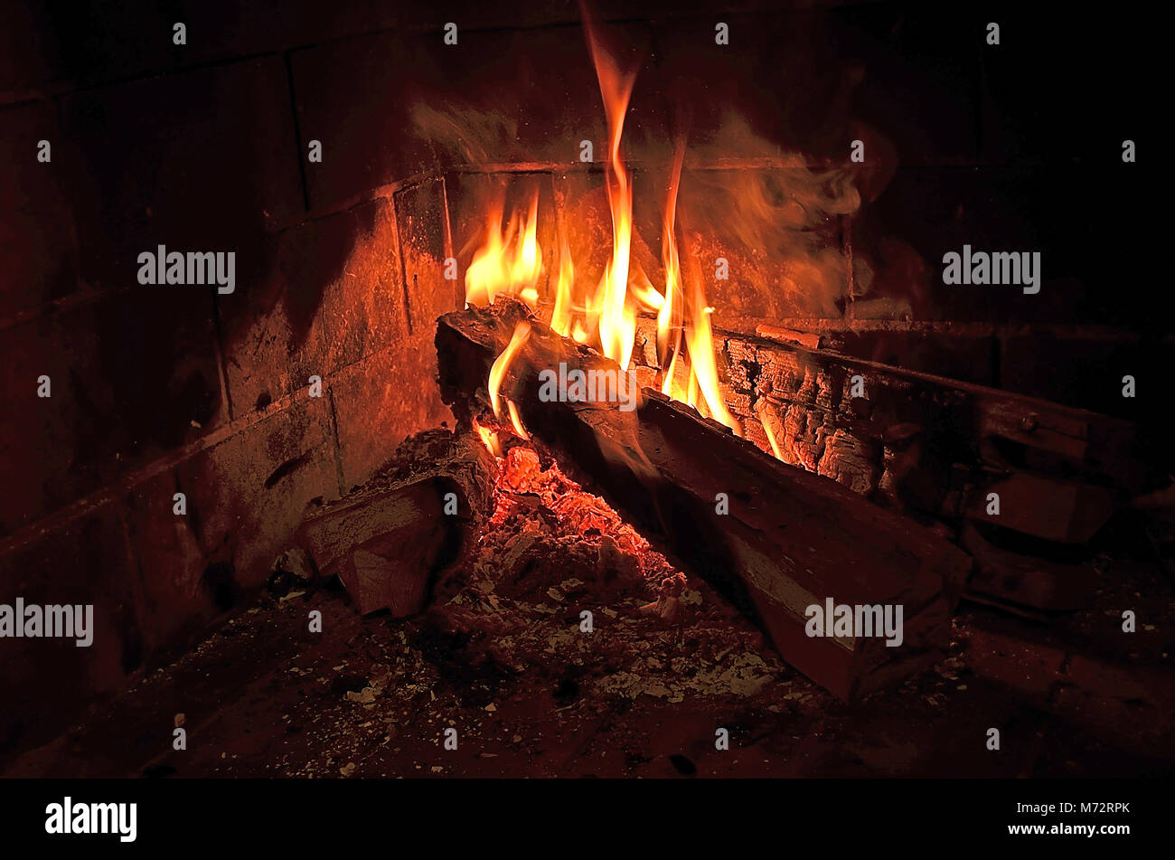 fireplace and flames Stock Photo - Alamy