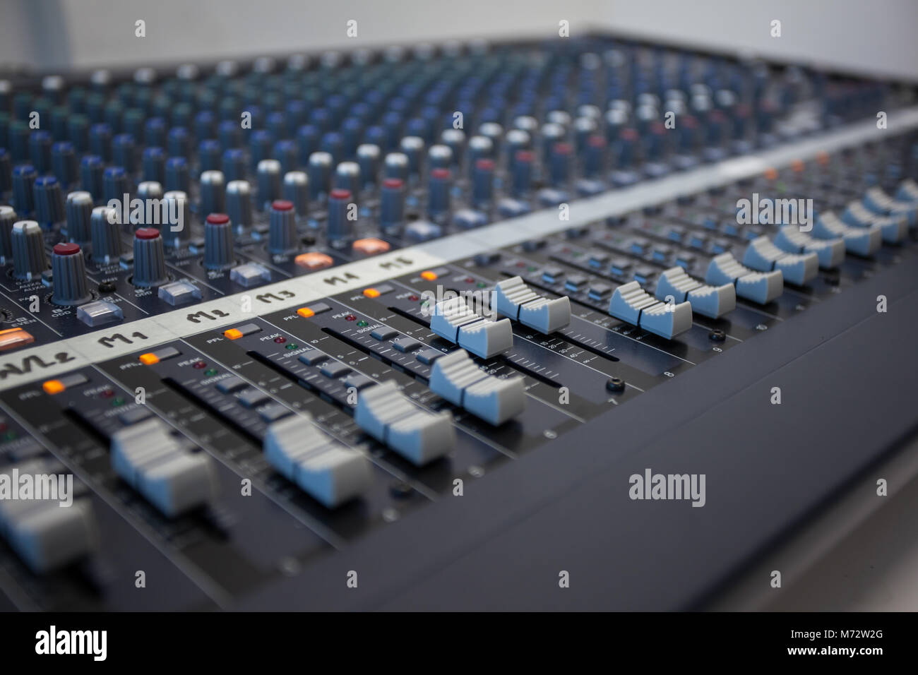 Bass controls hi-res stock photography and images - Alamy