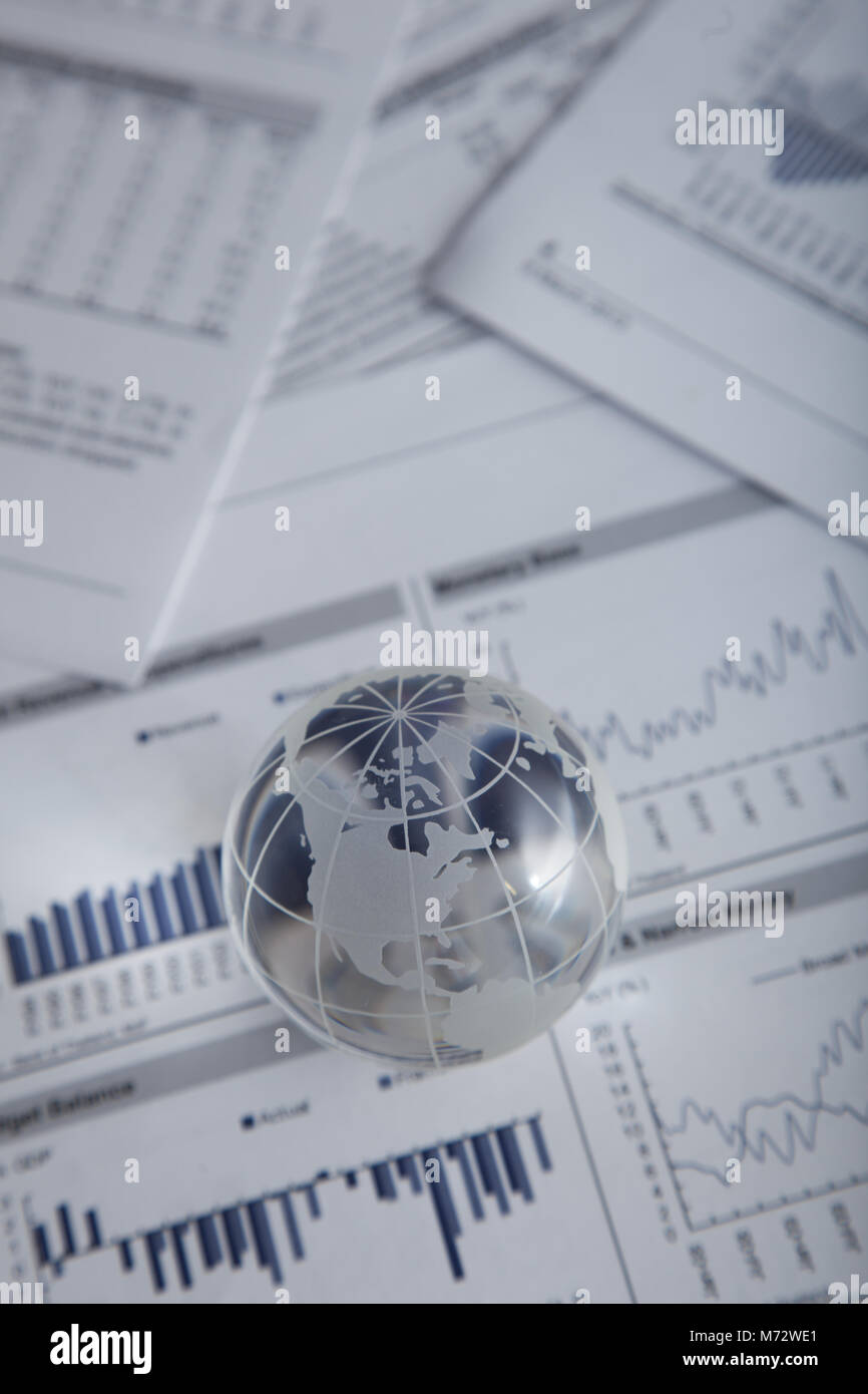 Chart papers hi-res stock photography and images - Alamy