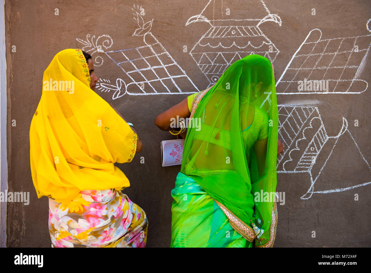 Traditional rajasthani patterns hi-res stock photography and images - Alamy