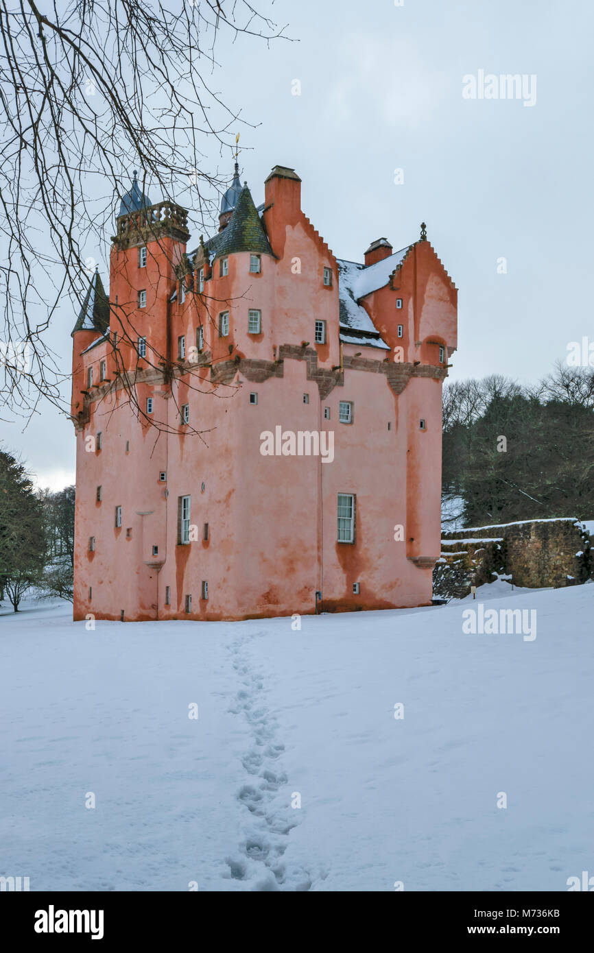 Snow pathway hi-res stock photography and images - Alamy