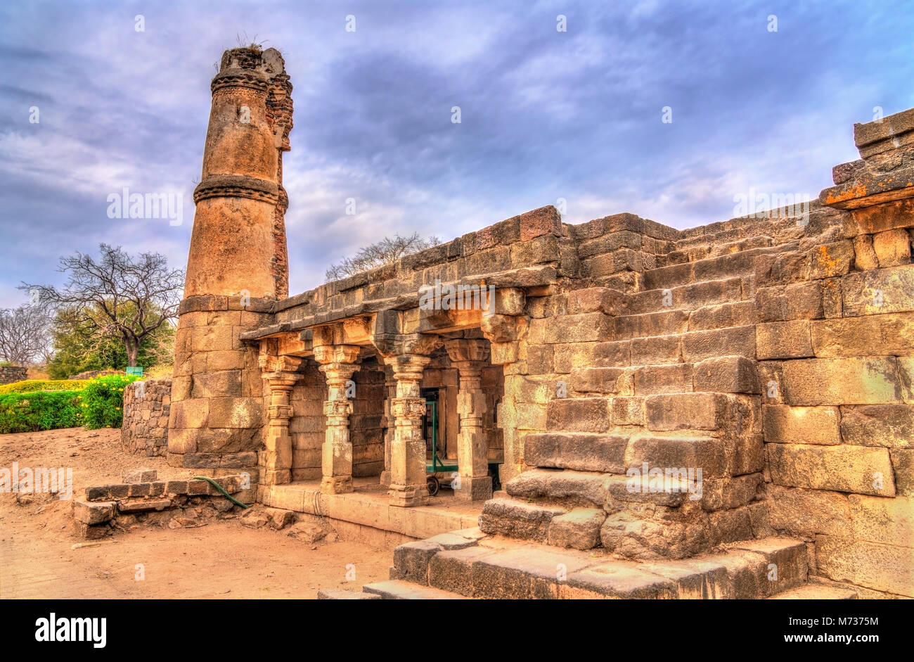 Devagiri Fort in Daulatabad - Maharashtra, India Stock Photo - Alamy