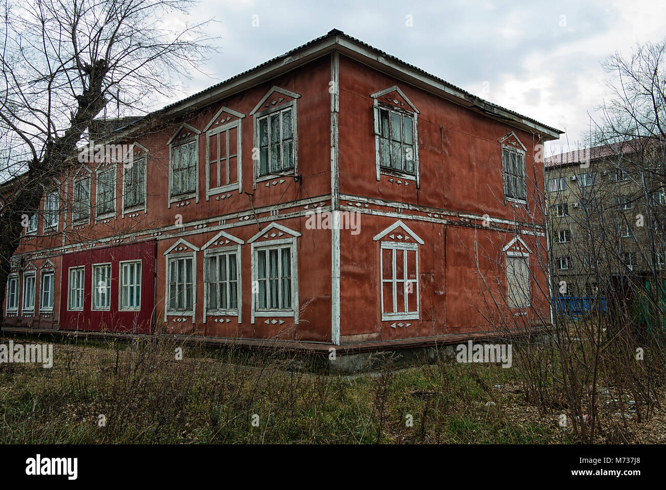 Old wooden house hi-res stock photography and images - Alamy