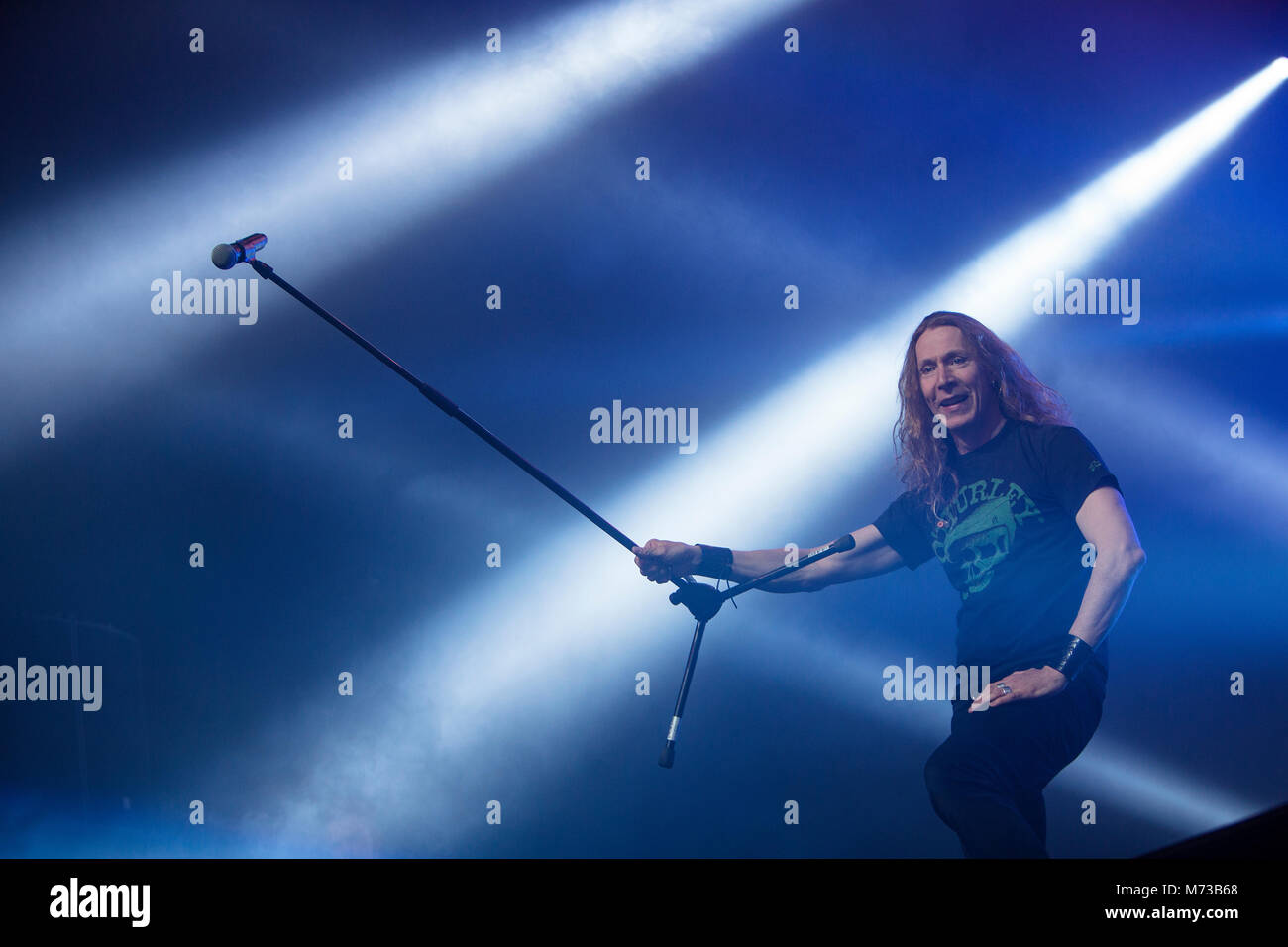 E type singer hi-res stock photography and images - Alamy