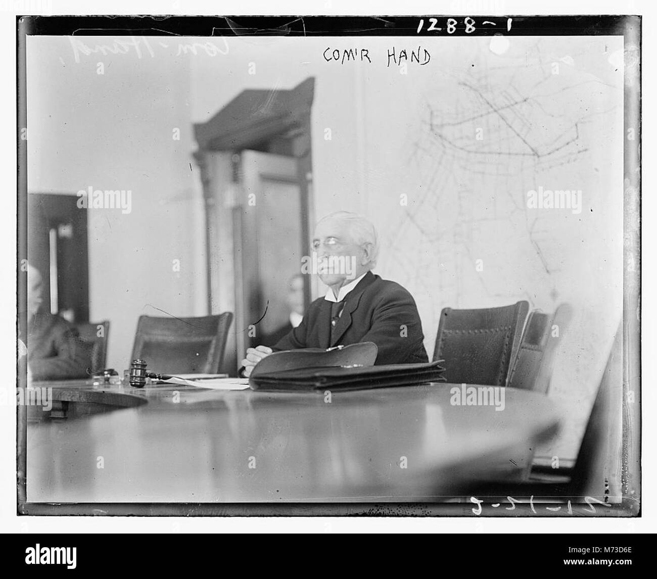 Hand figure Black and White Stock Photos & Images - Alamy