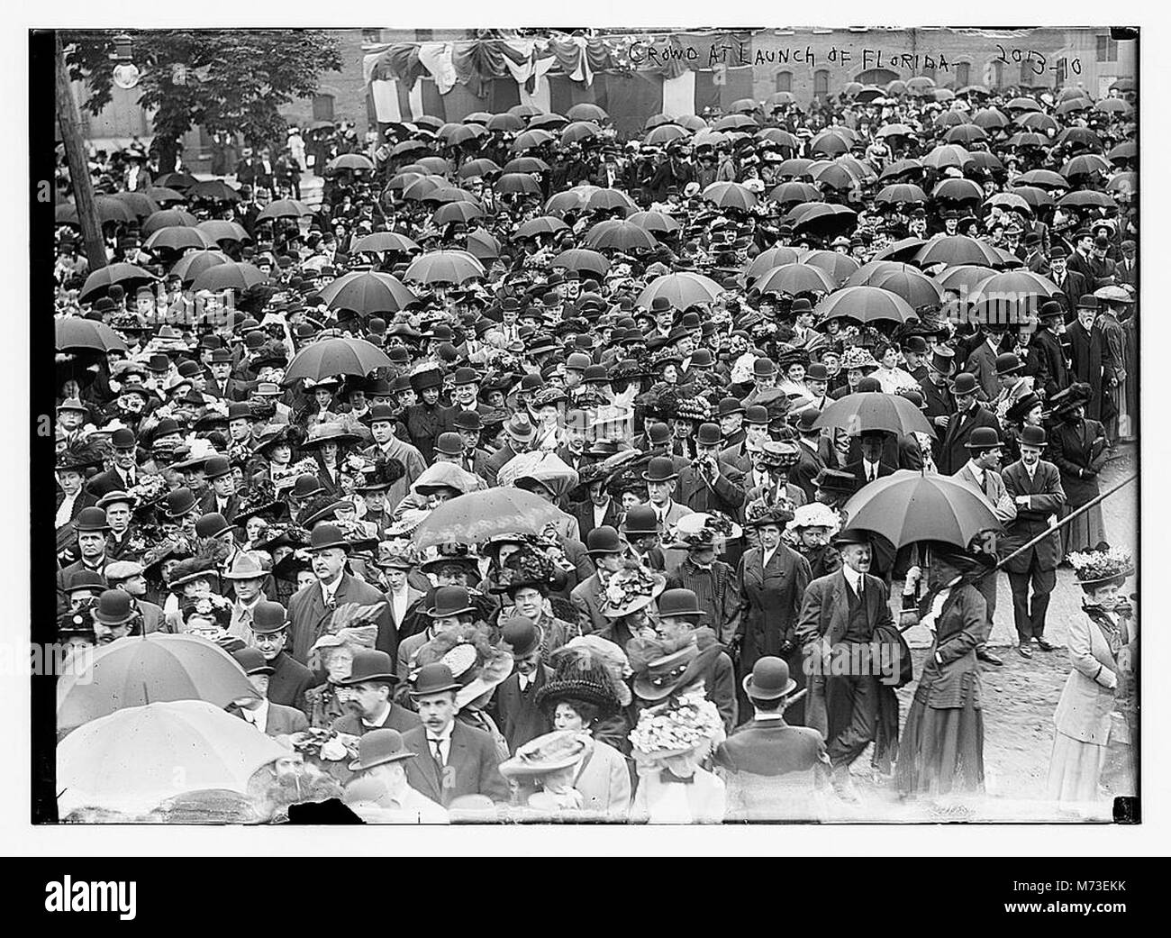 Crowd launch florida hi-res stock photography and images - Alamy