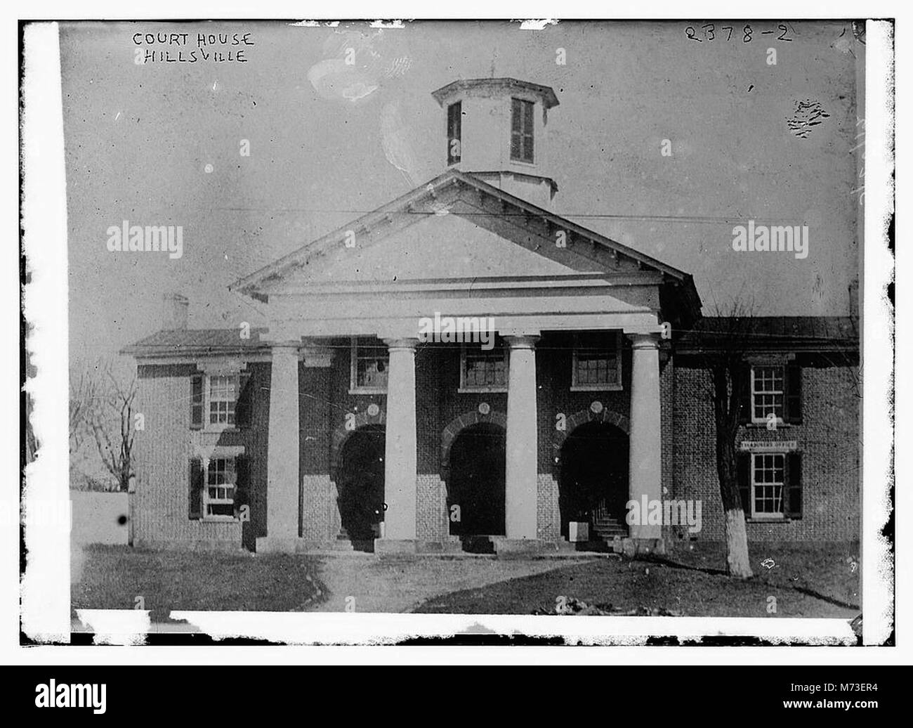 House hillsville hi-res stock photography and images - Alamy