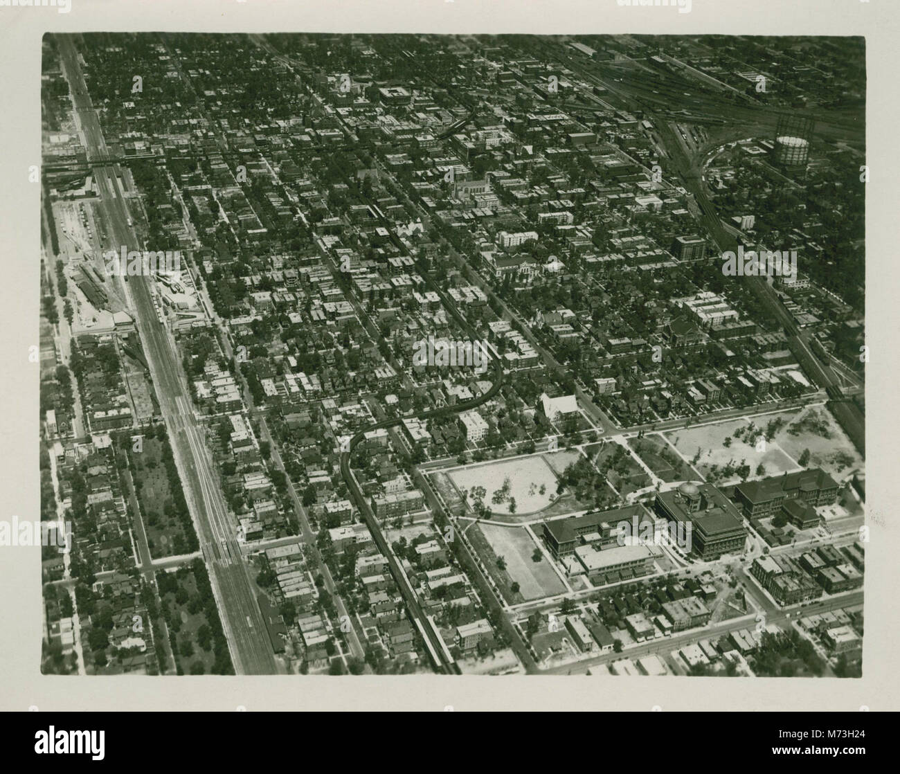 A historical aerial view of the southern part of Chicago, taken in 1925 ...
