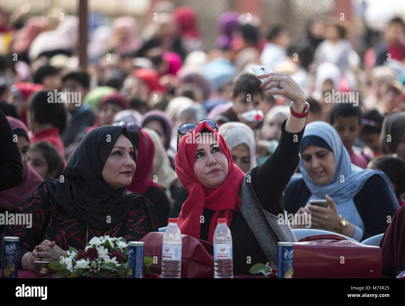 Gaza City, The Gaza Strip, Palestine. 8th Mar, 2018. Palestinian women ...
