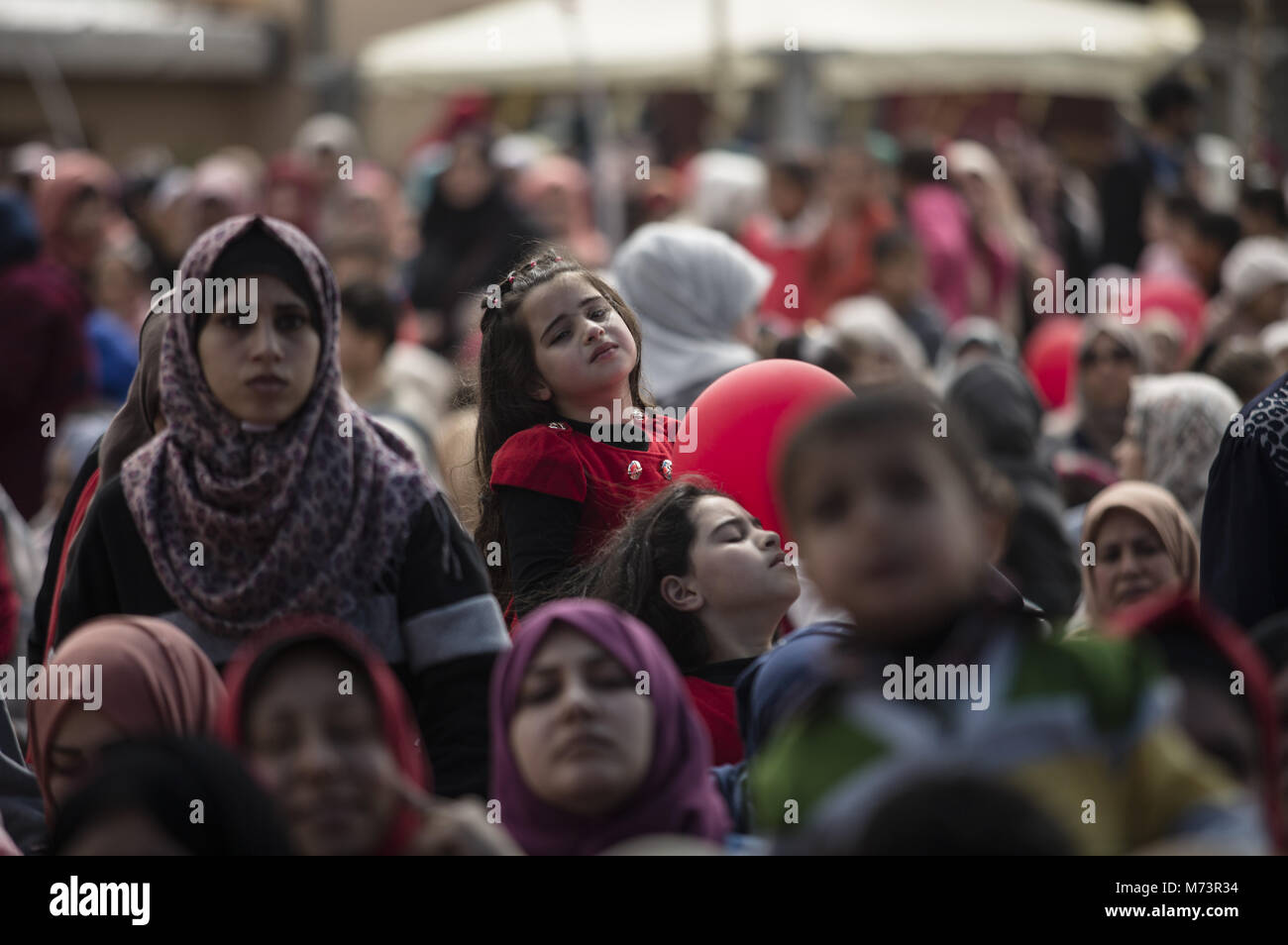 Gaza City, The Gaza Strip, Palestine. 8th Mar, 2018. Palestinian women ...