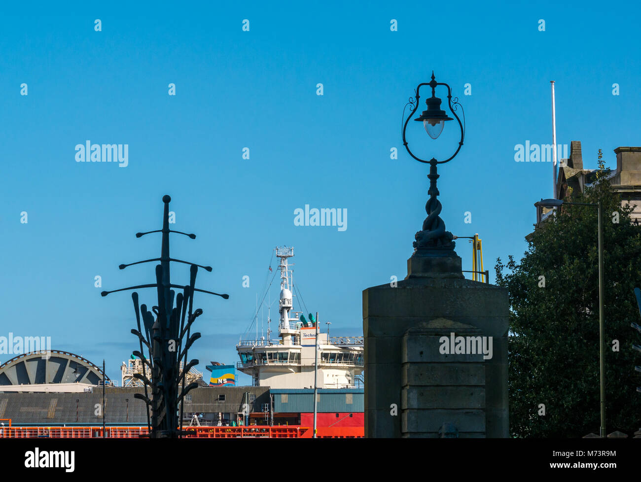 The ship on the shore edinburgh hi-res stock photography and images - Alamy