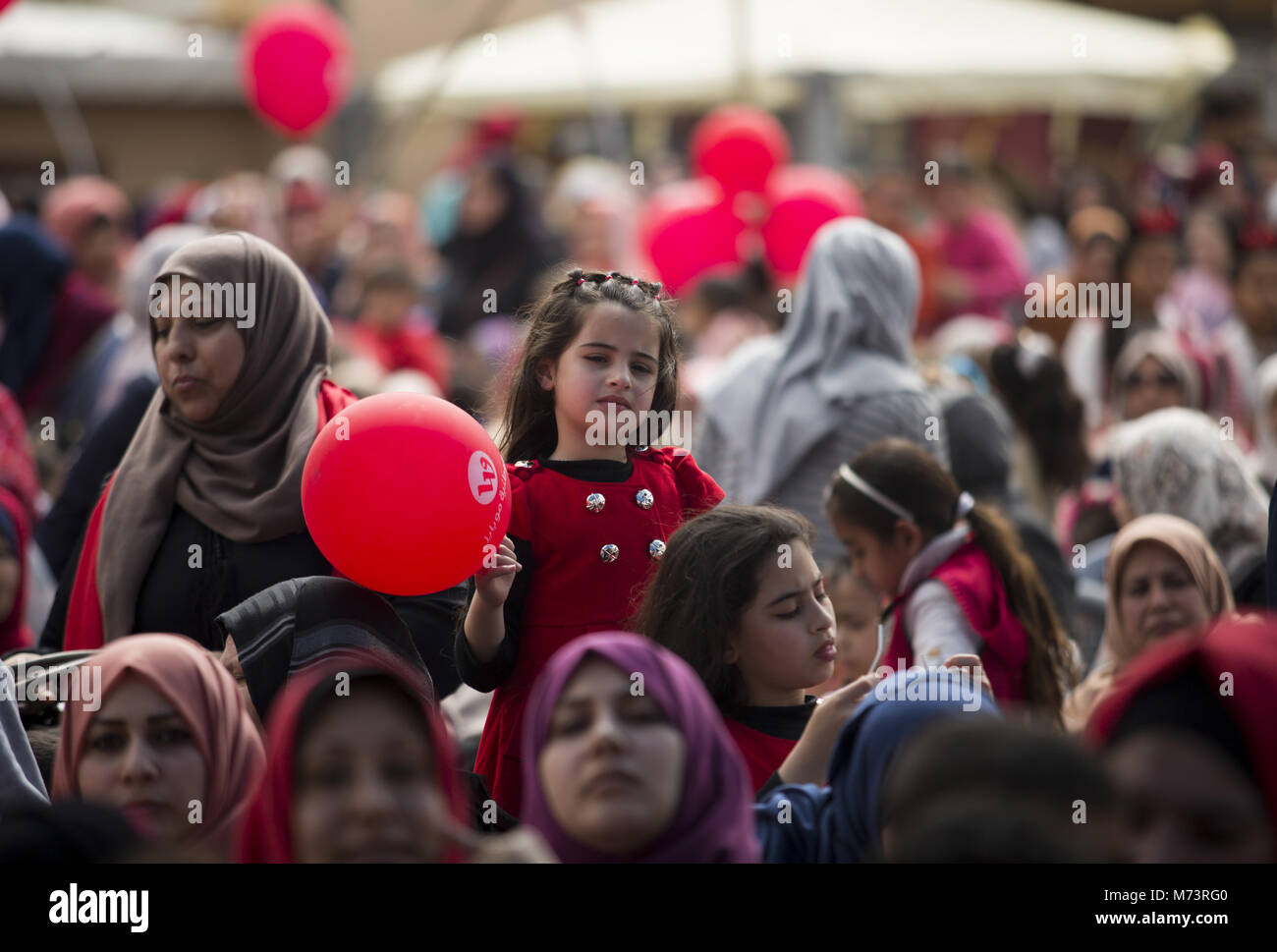 Gaza City, The Gaza Strip, Palestine. 8th Mar, 2018. Palestinian women ...