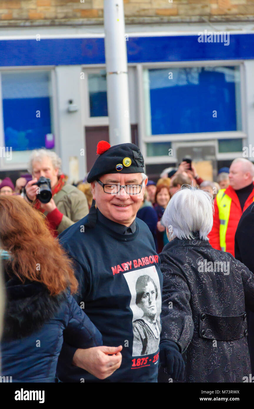 Mary barbour govan statue hi-res stock photography and images - Alamy