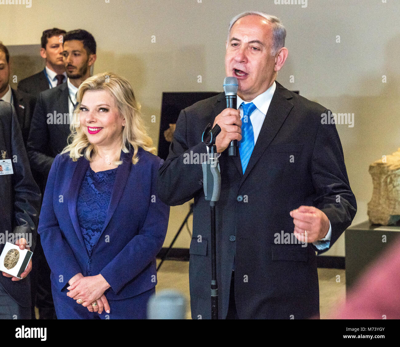 Prime minister benjamin netanyahu wife hi-res stock photography and ...