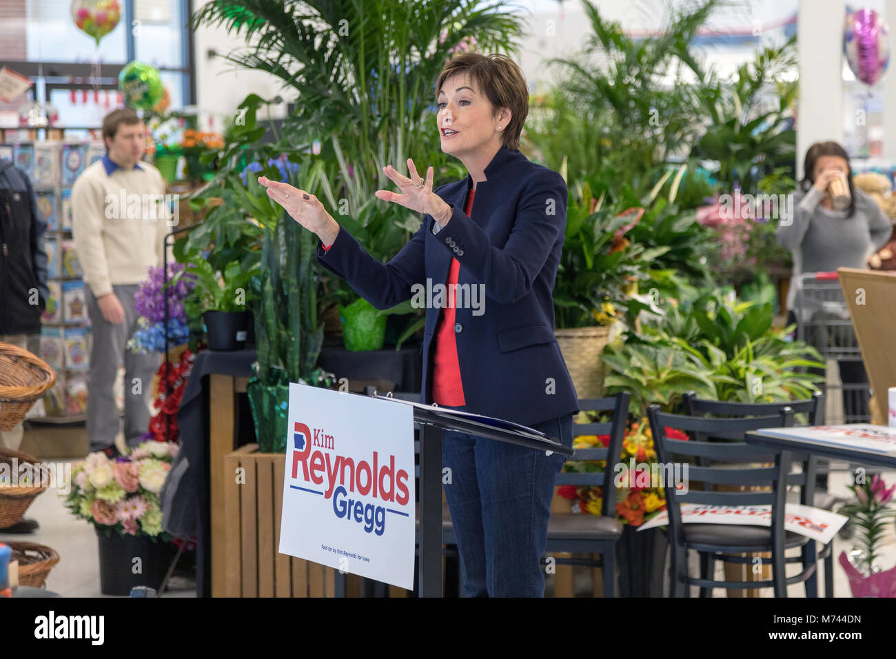 Hy vee hi-res stock photography and images - Alamy