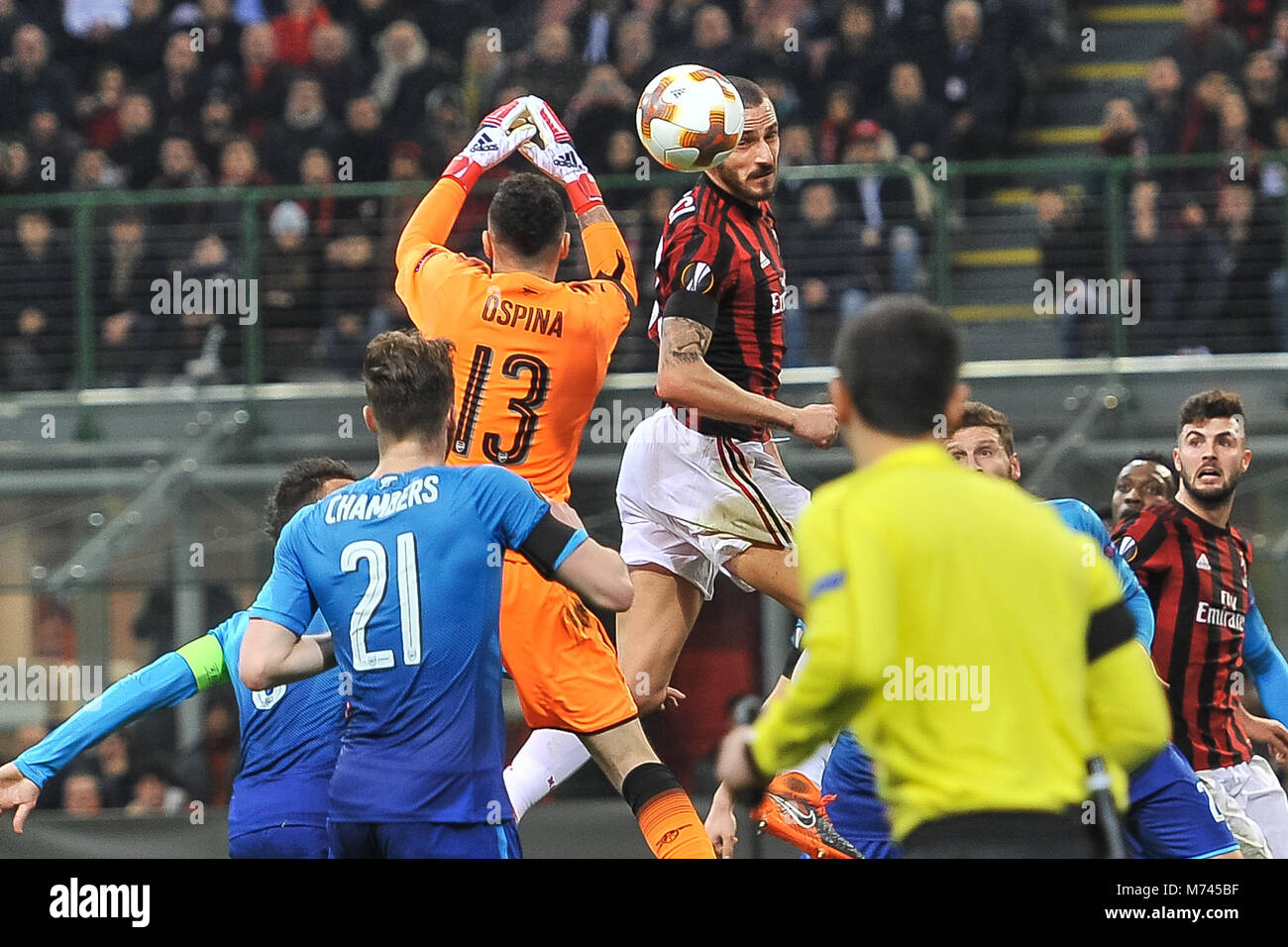 Leonardo Bonucci Ac Milan High Resolution Stock Photography and Images - Alamy