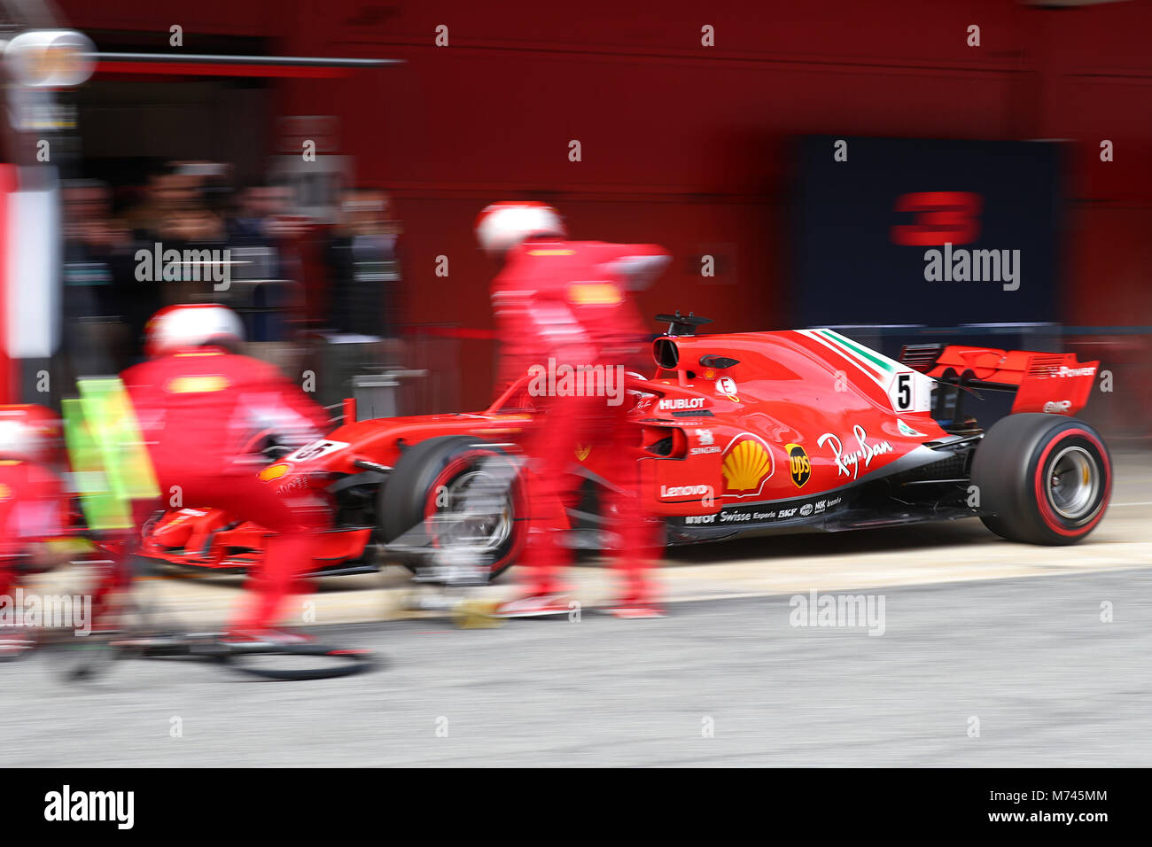 Sebastian Vettel Ferrari Pit Stop Montmelo 08-03-2018 Formula 1 test ...