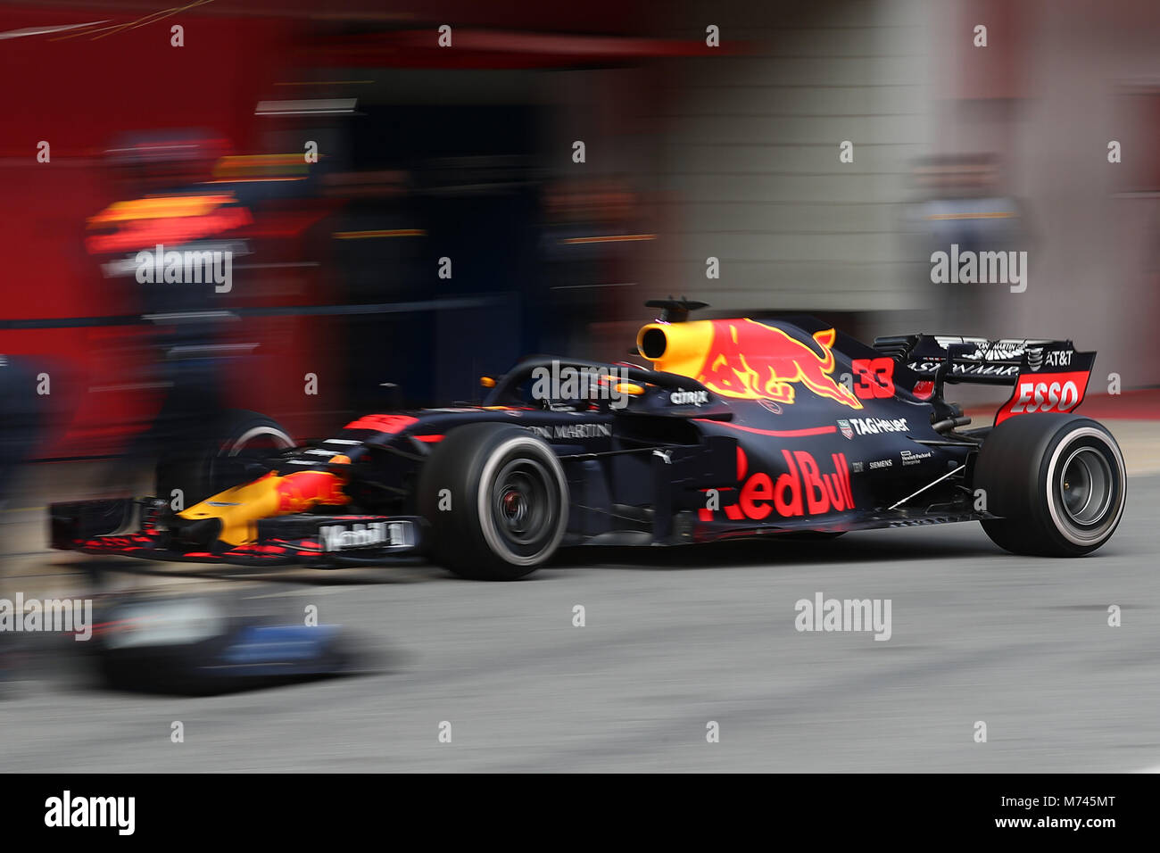 Max Verstappen Red Bull Pit Stop Montmelo 08-03-2018 Formula 1 test ...