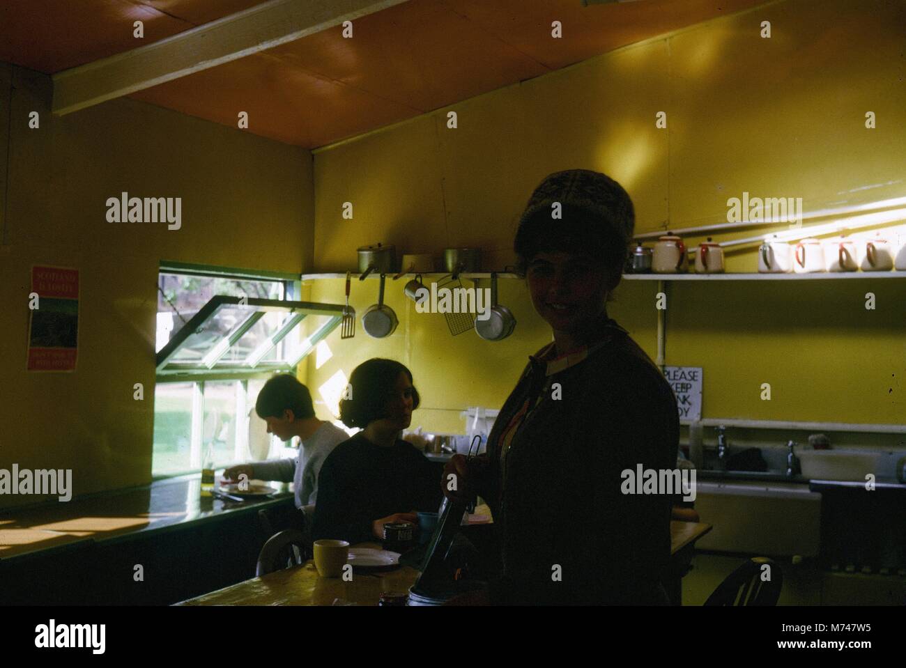 Dimly lit kitchen hi-res stock photography and images - Alamy Dimly lit kitchen hi-res stock photography and images - Alamy