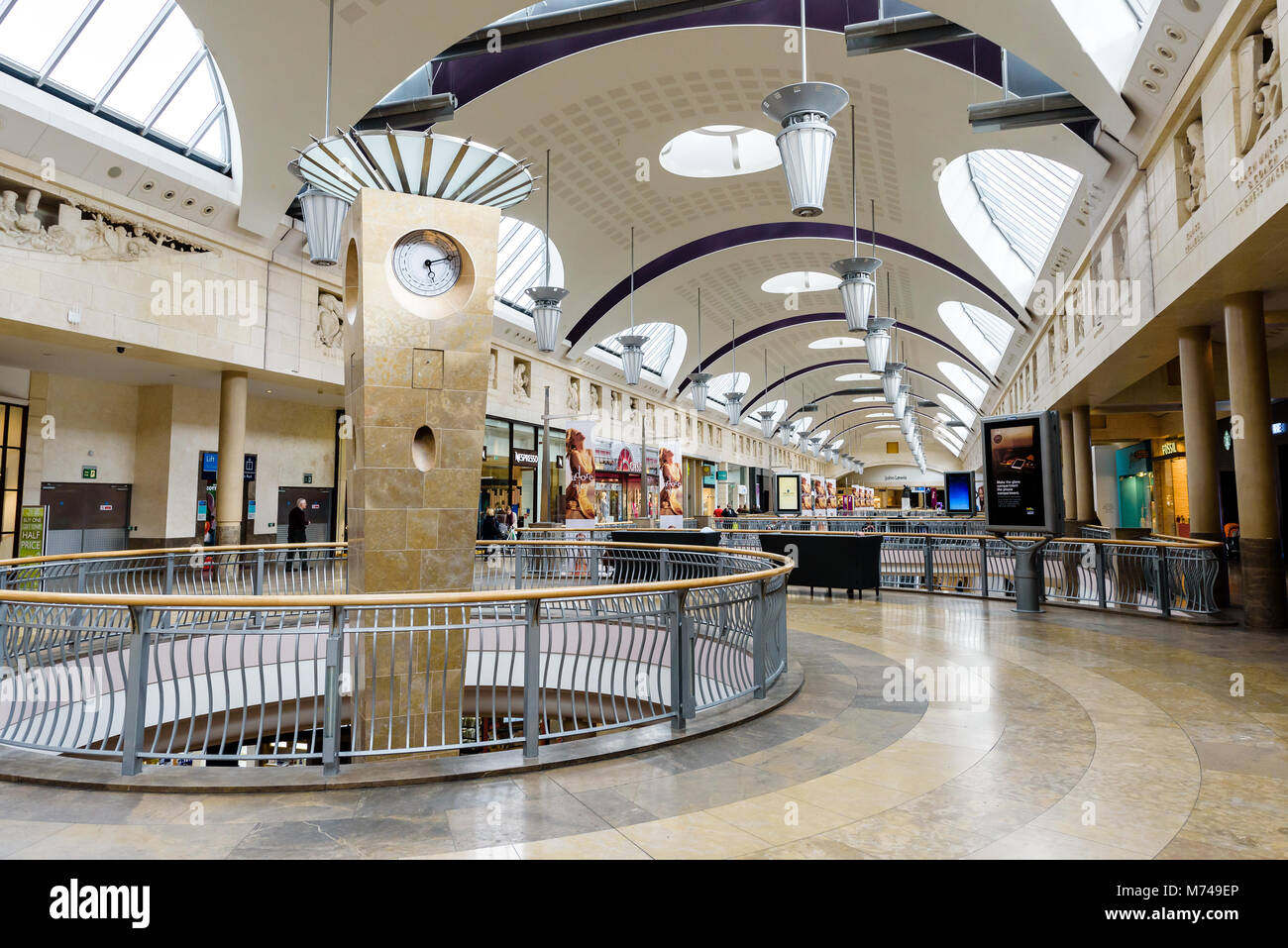 Bluewater Shopping Centre Kent Stock Photo - Alamy