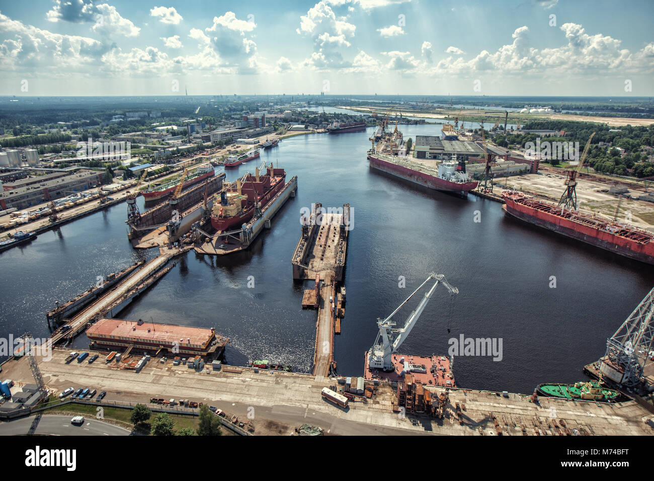 Mangali shipyard hi-res stock photography and images - Alamy