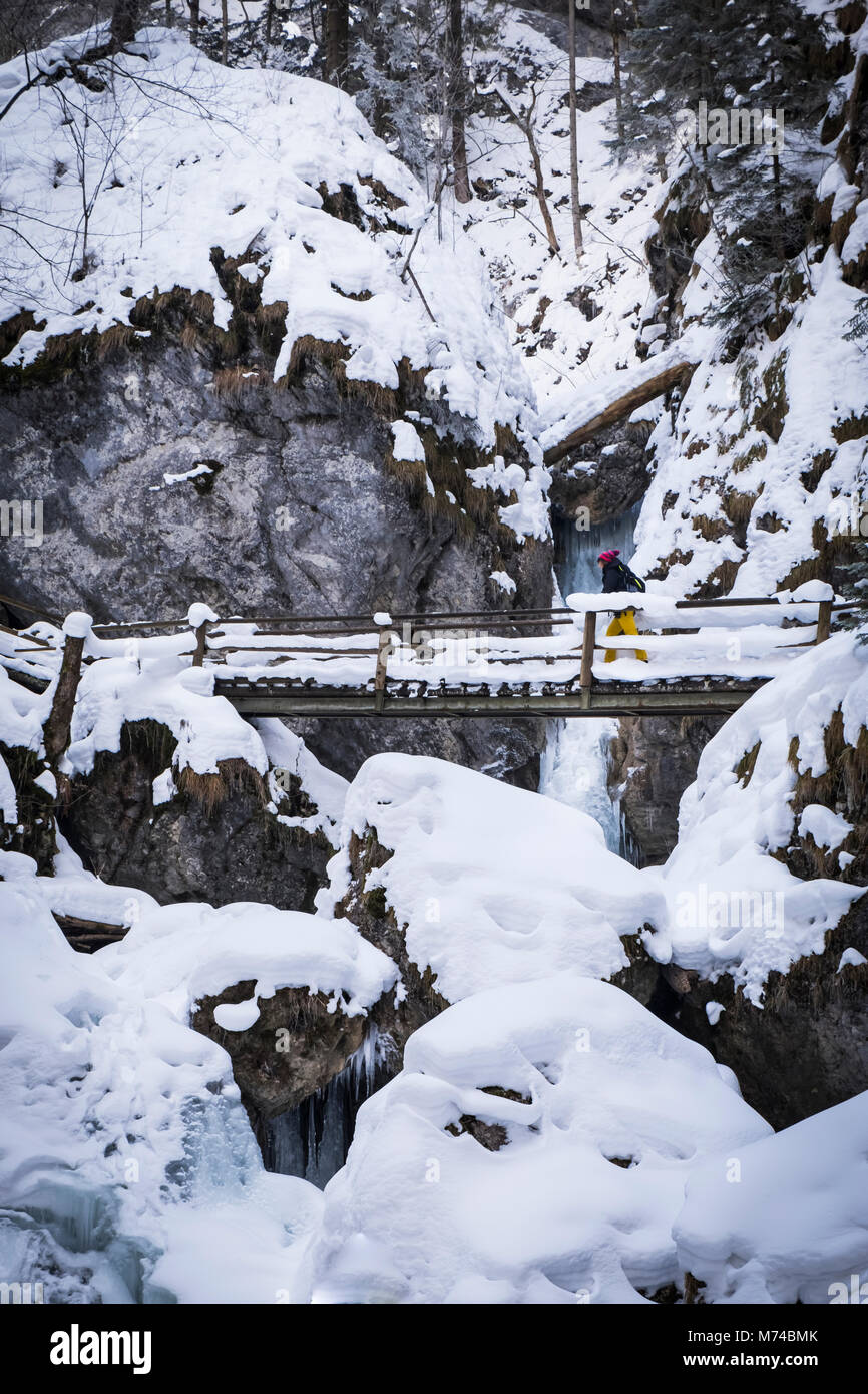 Wooden snow bridges hi-res stock photography and images - Alamy