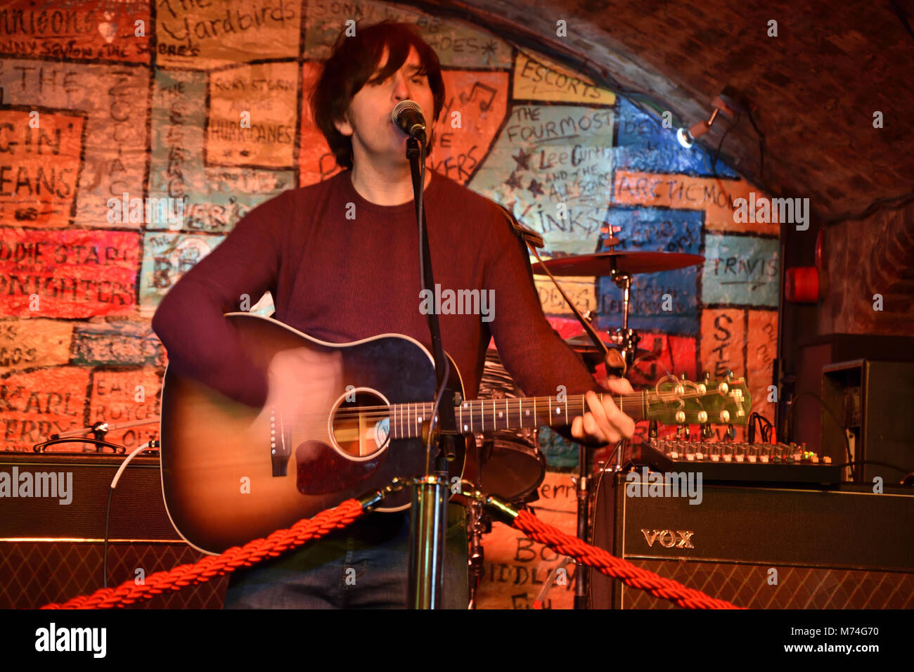 Cavern club liverpool stage hi-res stock photography and images - Alamy
