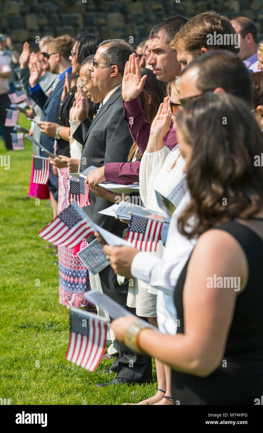 Oath allegiance naturalization ceremony hi-res stock photography and ...