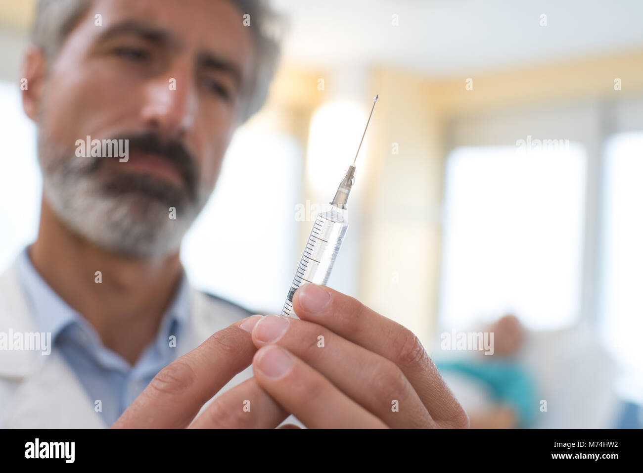 Doctor surgeon apron hi-res stock photography and images - Alamy