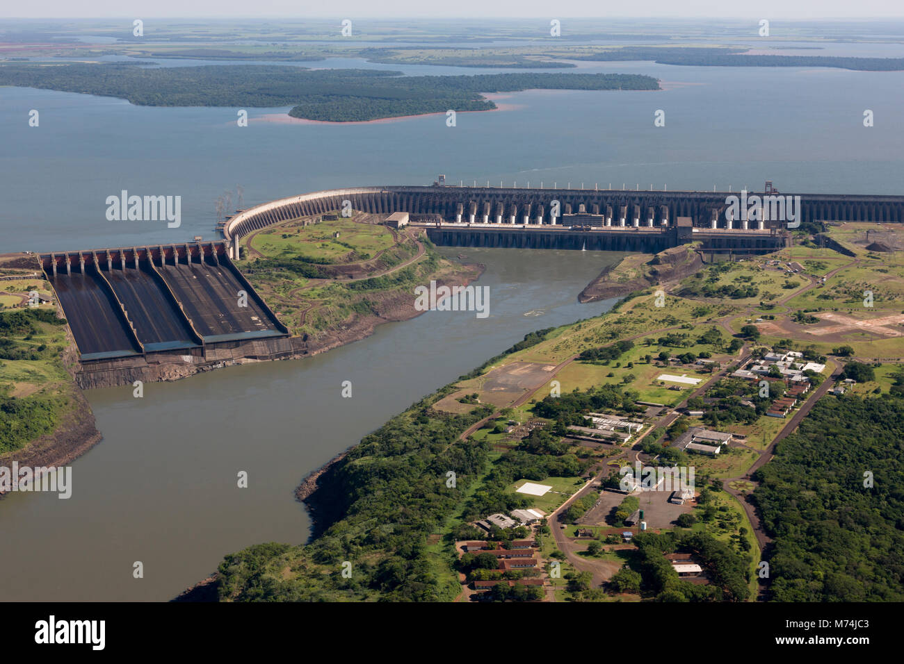 Itaipu hydroelectric power plant built by Paraguay & Brazil on Prana ...