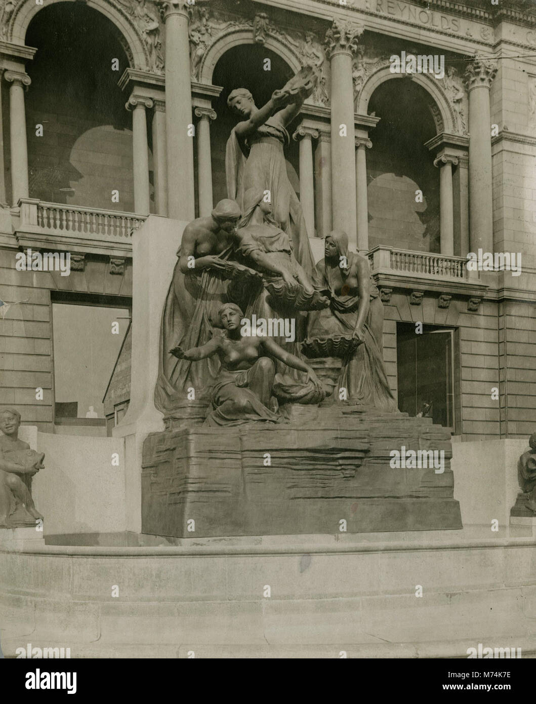 The 'Fountain of the Great Lakes' at the Art Institute of Chicago ...