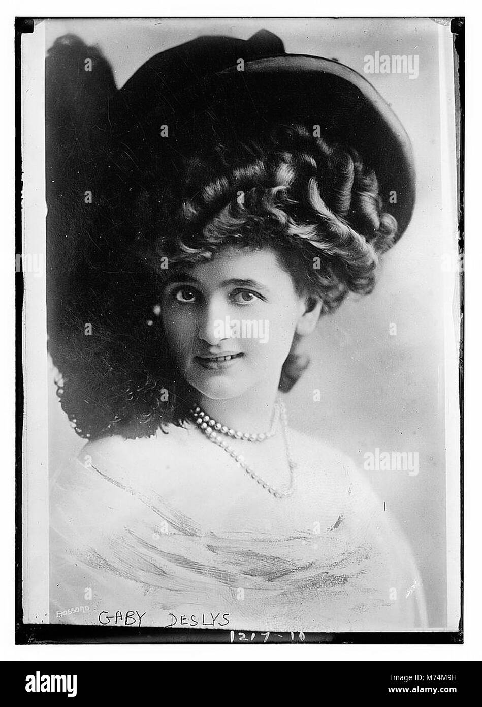 Singer celebrated Cut Out Stock Images & Pictures - Alamy