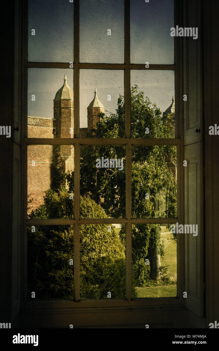 Seeing through walls hi-res stock photography and images - Alamy