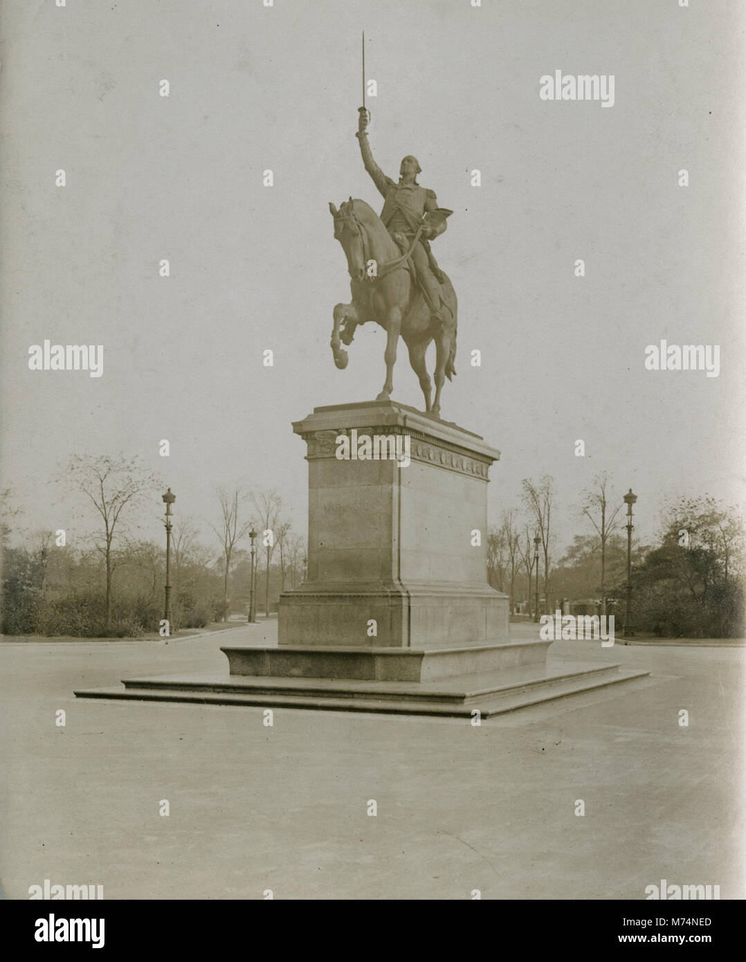 The George Washington Monument in Washington Park, Chicago, is shown in ...
