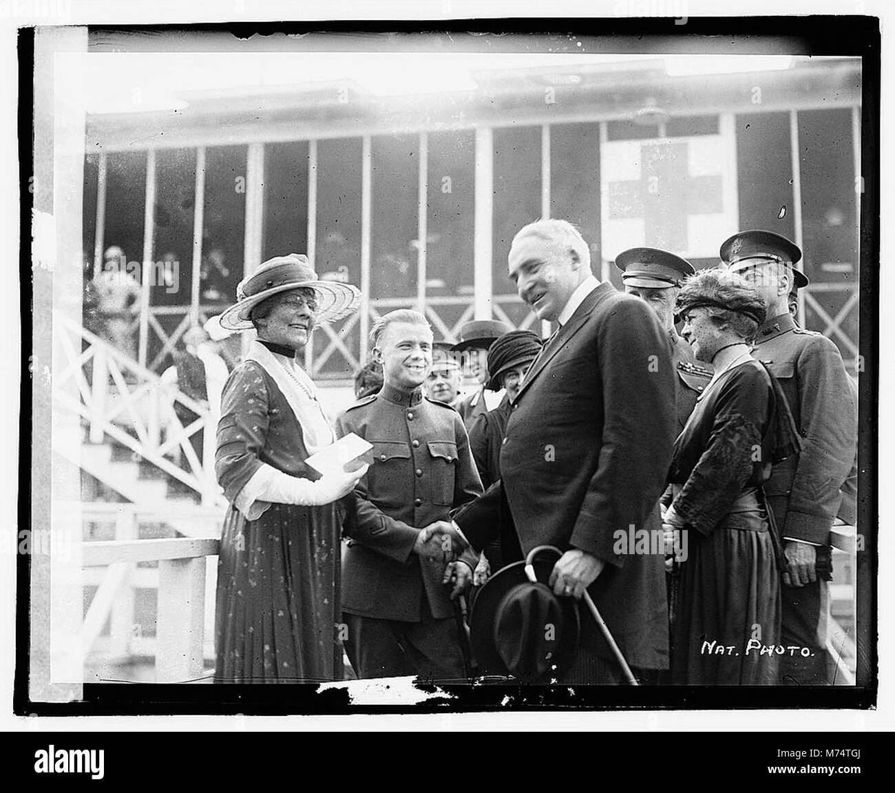 A photograph of President Warren G. Harding and his wife at Walter Reed ...